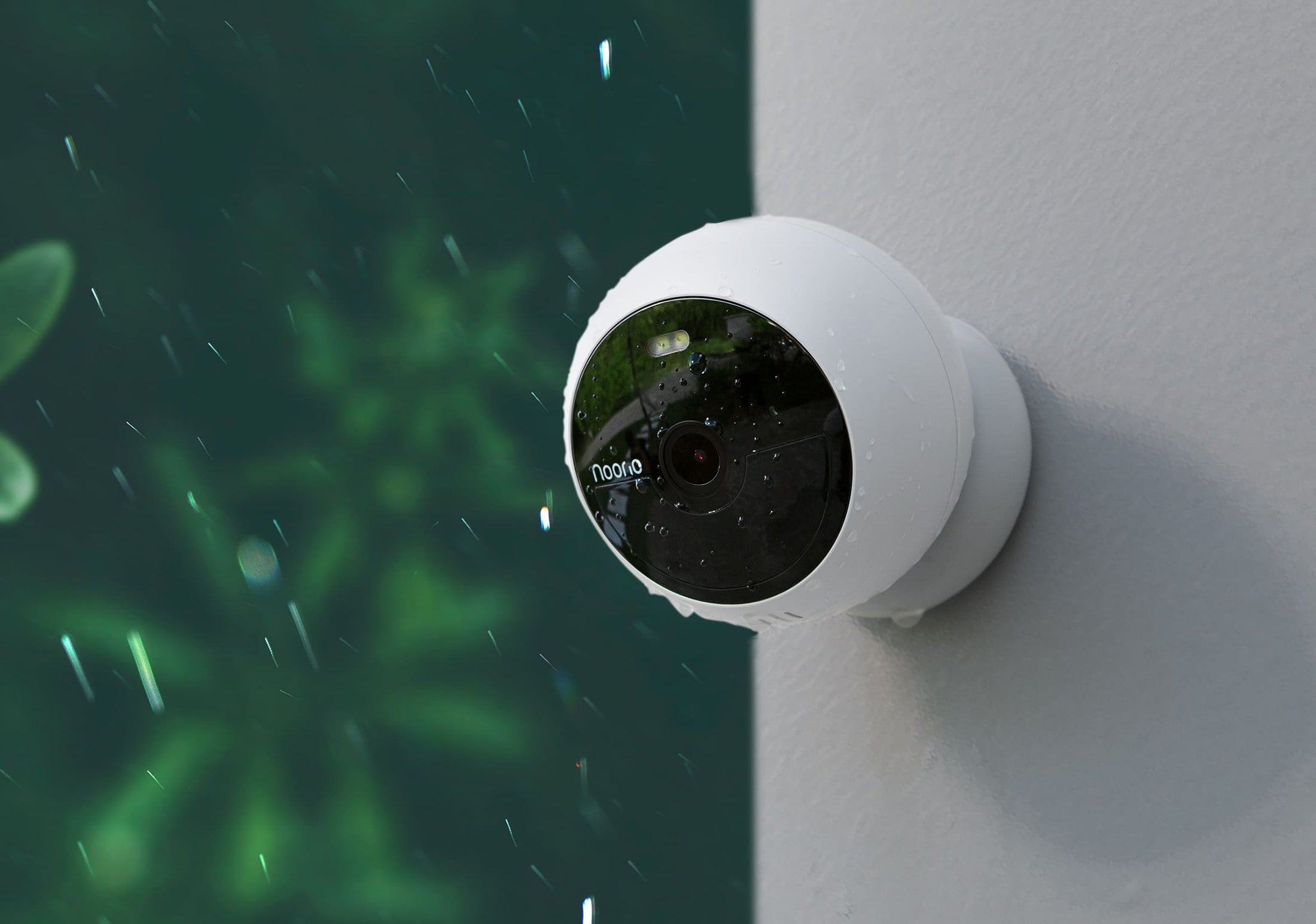 Wireless Security Camera Noorio B200 Outdoor & Indoor Battery-Powered ...